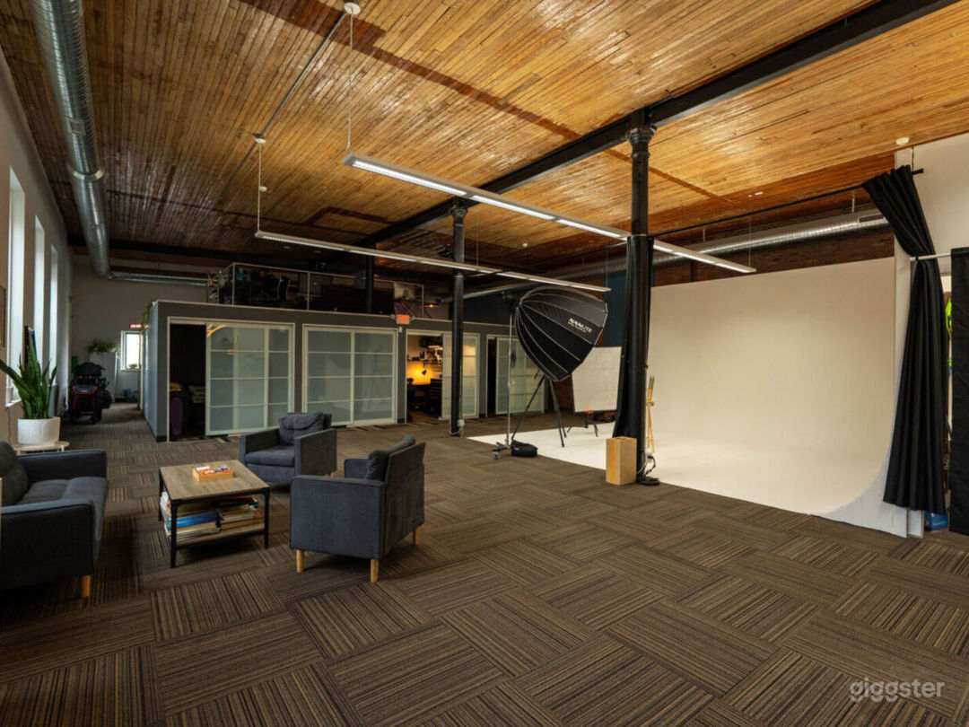 Downtown Studio with Natural light and Cyc wall | Rent this location on ...