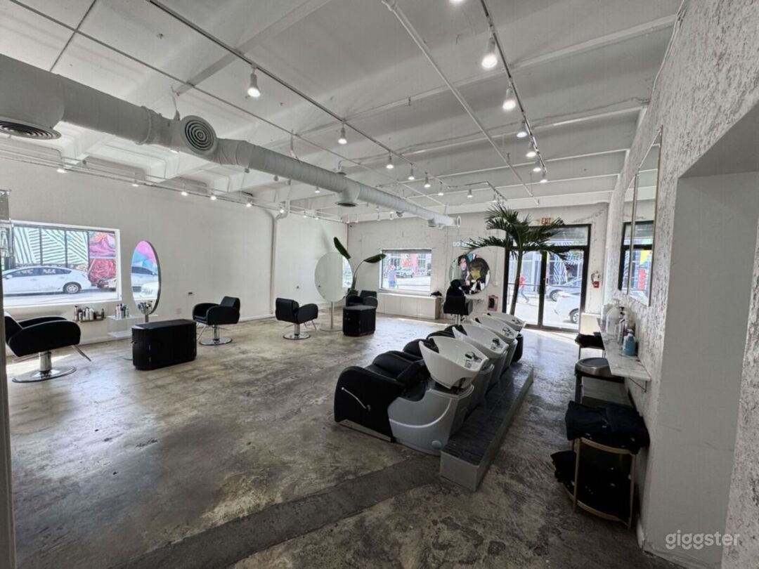 Picturesque Wynwood Salon | Rent this location on Giggster