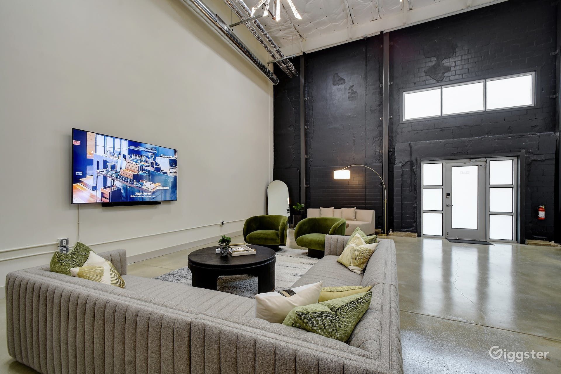 Luxury Loft | Chef's Kitchen + Open Floor Plan | Rent this location on ...