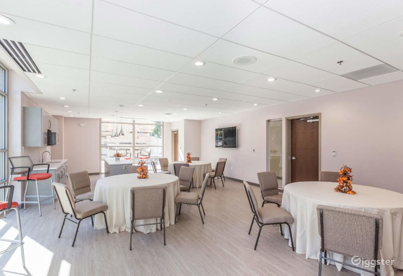 Cascades Overlook Event Center - Functional Executive Dining Room ...