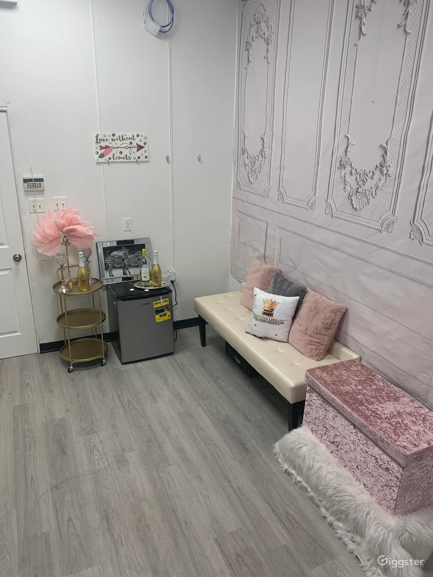 400 Sq. Ft. Event Space in Lawrence | Rent this location on Giggster