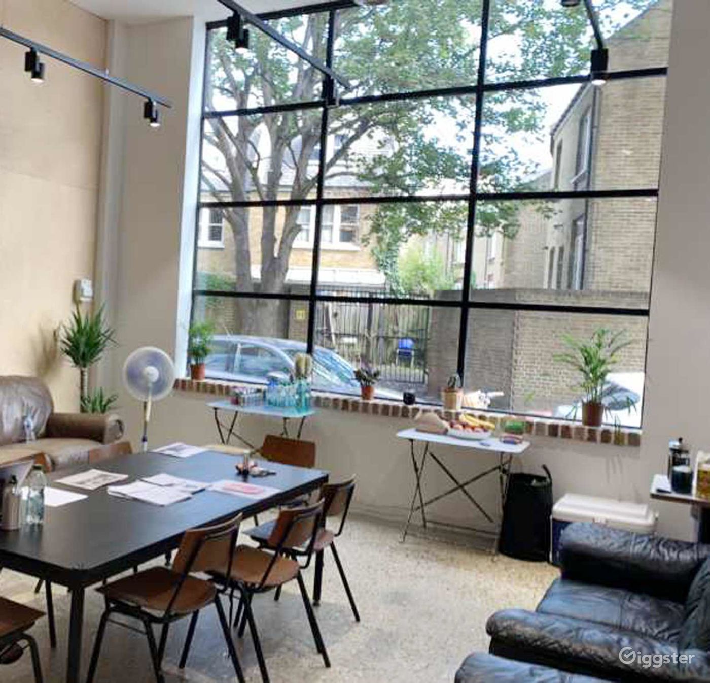 Bright Versatile Space with High Ceilings & Big Windows in London ...