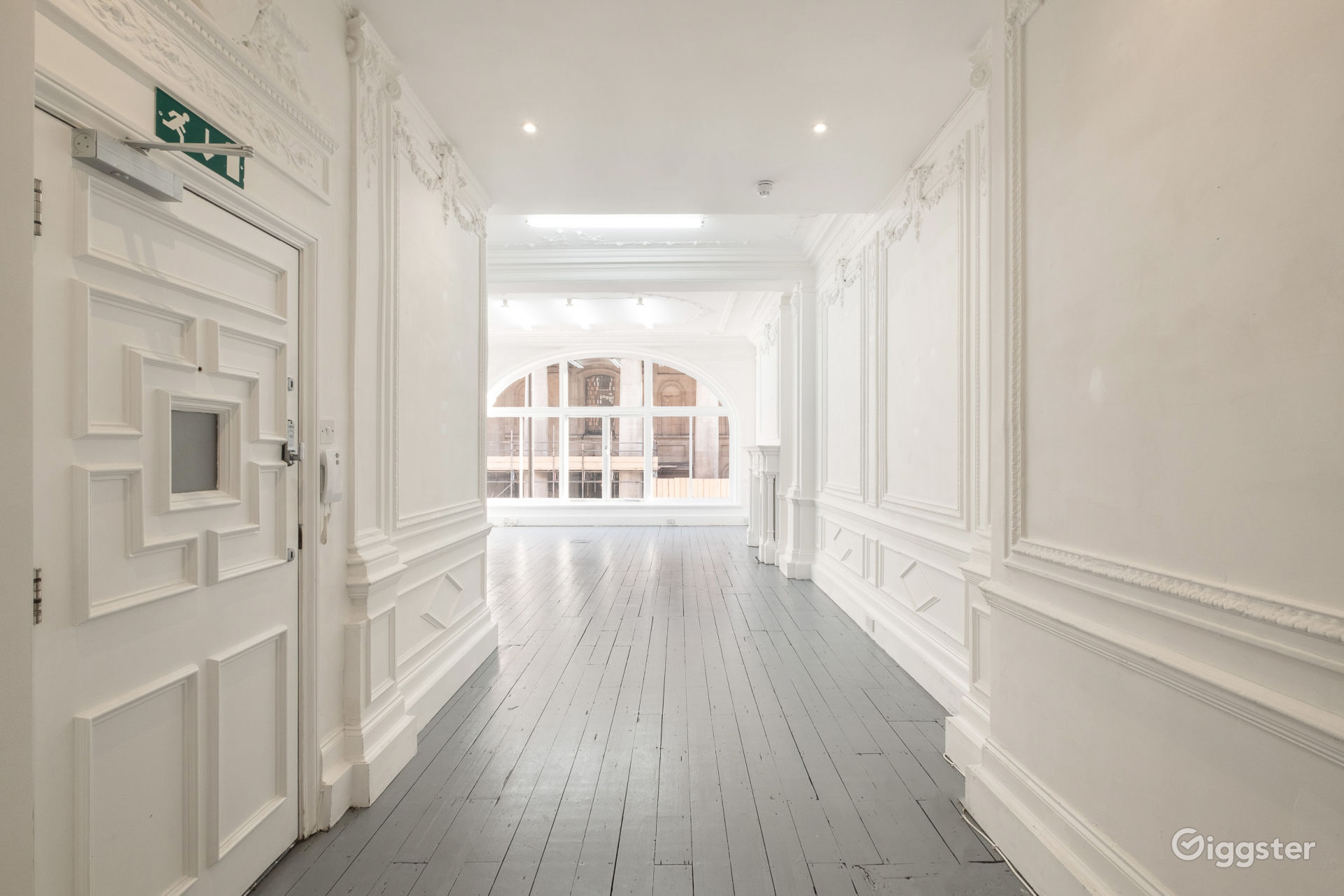 Elegant Mayfair Gallery | Rent this location on Giggster