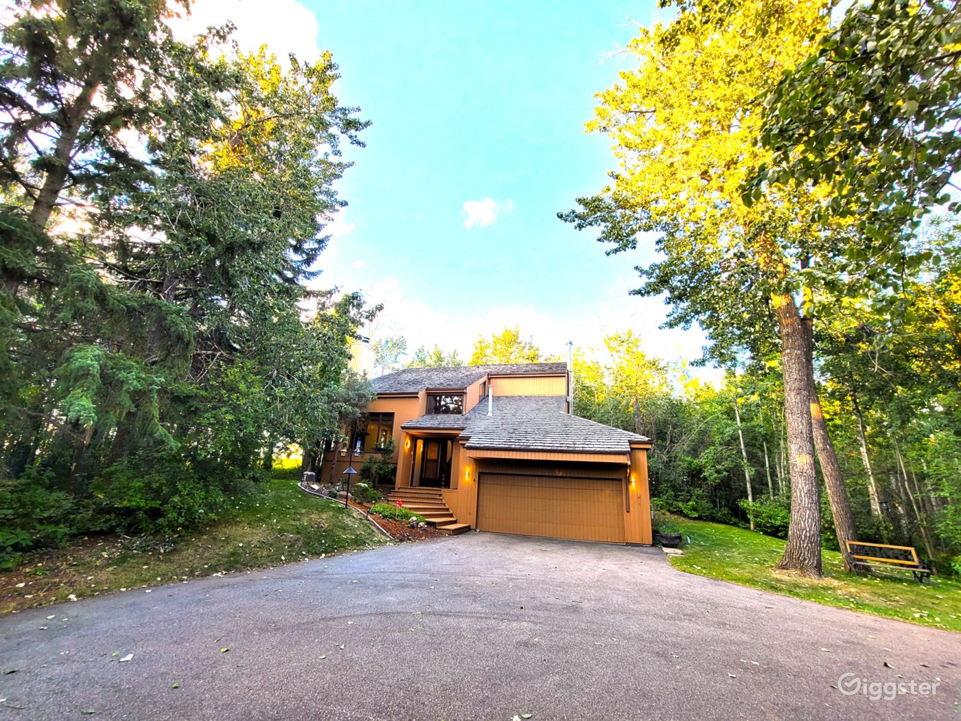 Beautiful House on Naturally Treed 3 acres lot | Rent this location on ...
