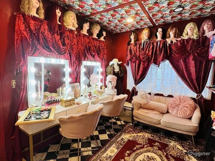 Dollhouse Boudoir Photo Studio with Costumes | Rent this location on ...