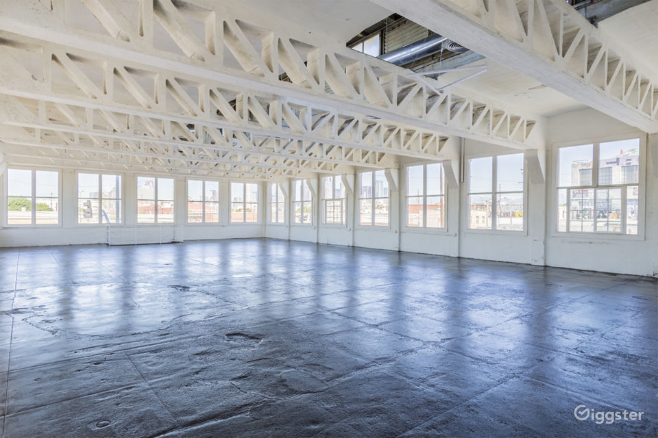 New York style warehouse loft with A/C & Rooftop | Rent this location ...