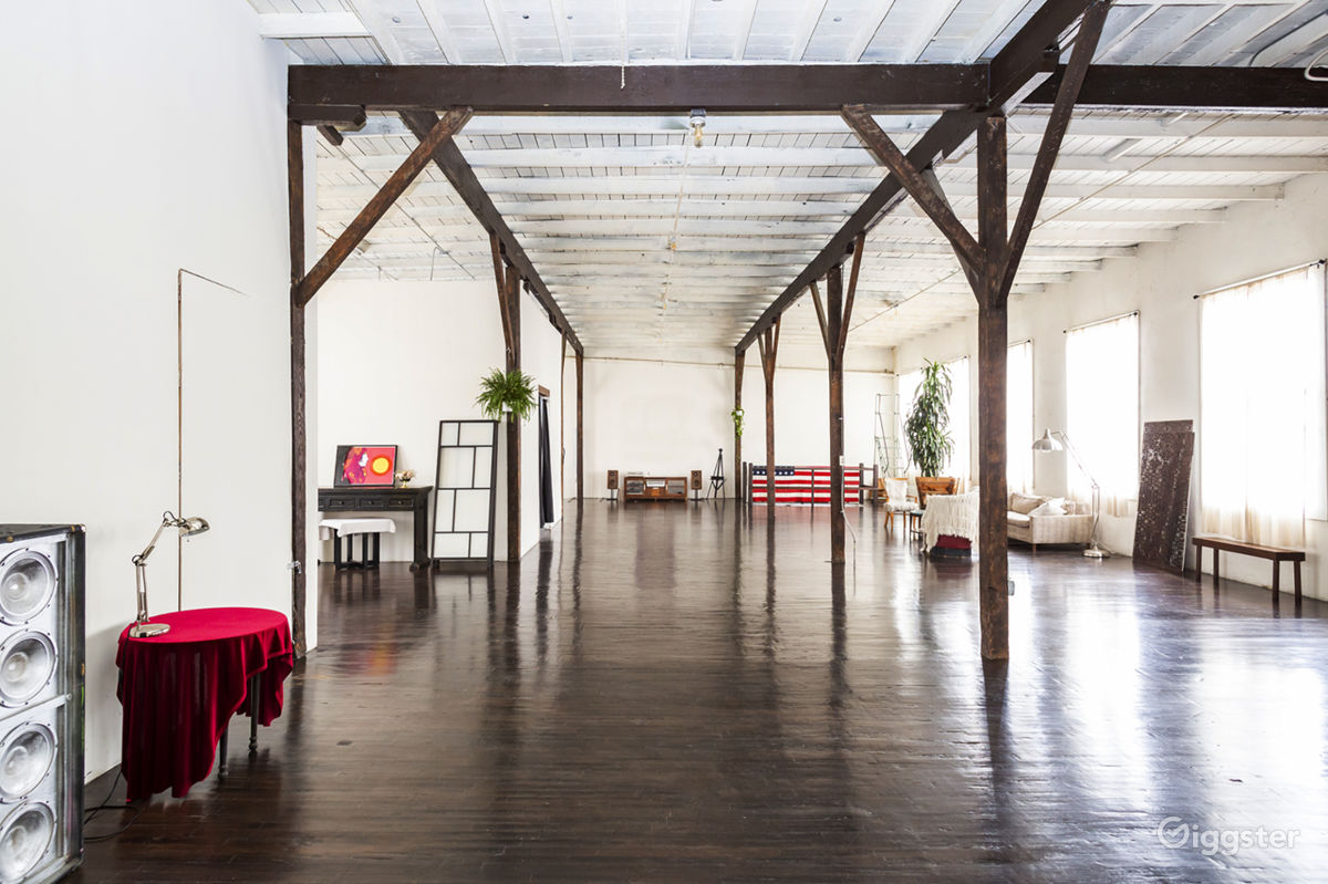 New York style warehouse loft with Central A/C | Rent this location on ...