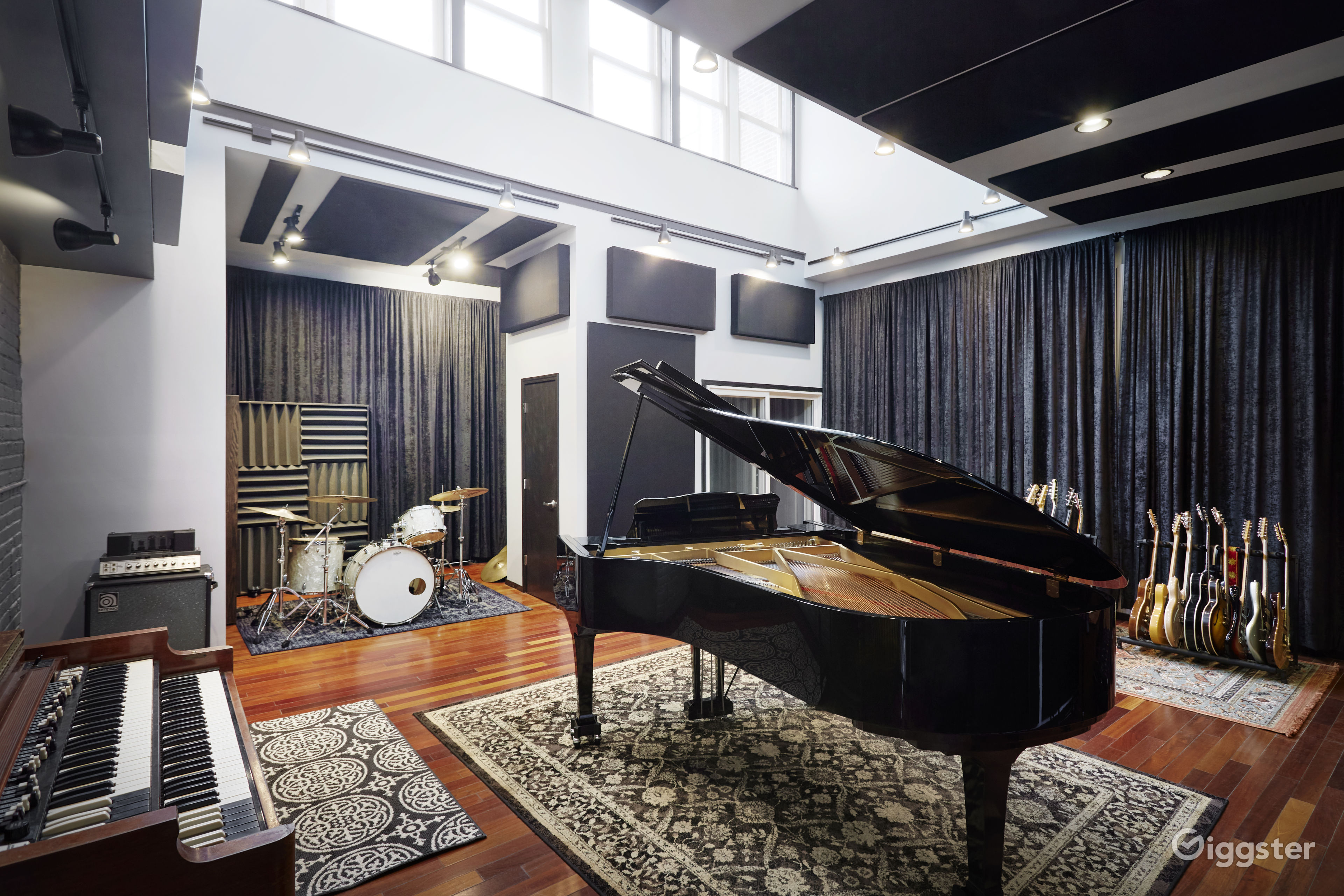 Modern Midwest Recording Studio | Rent this location on Giggster