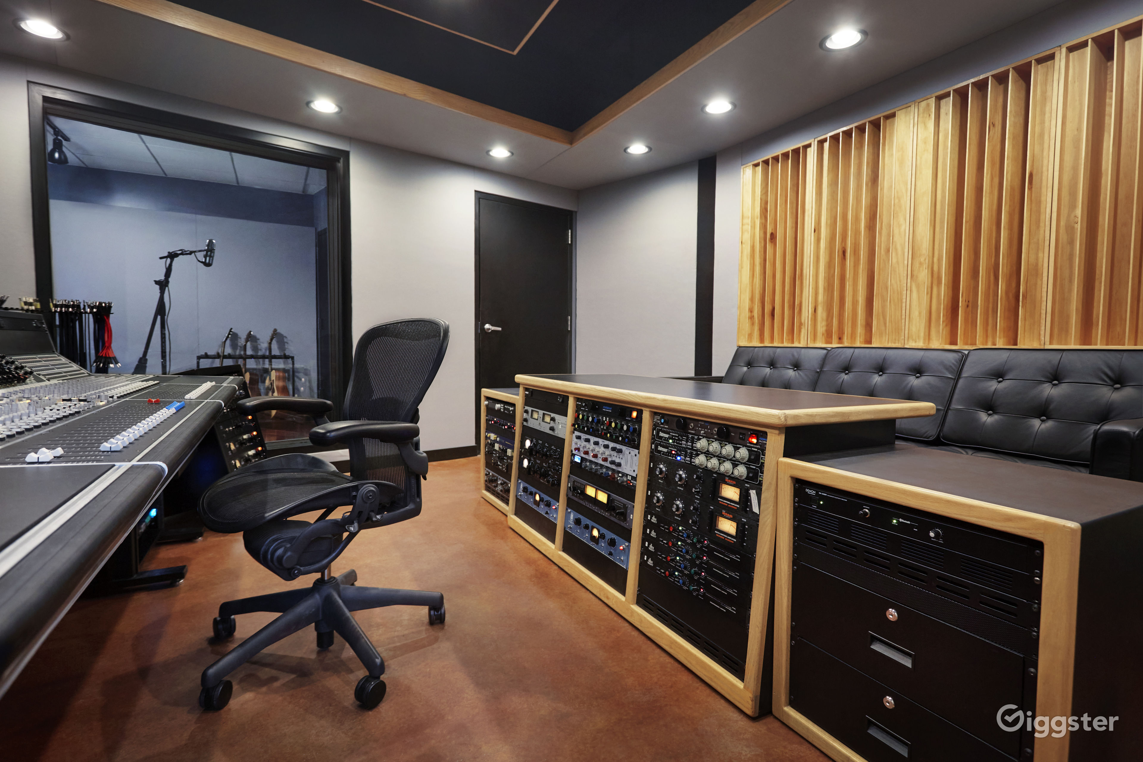 Modern Midwest Recording Studio | Rent this location on Giggster