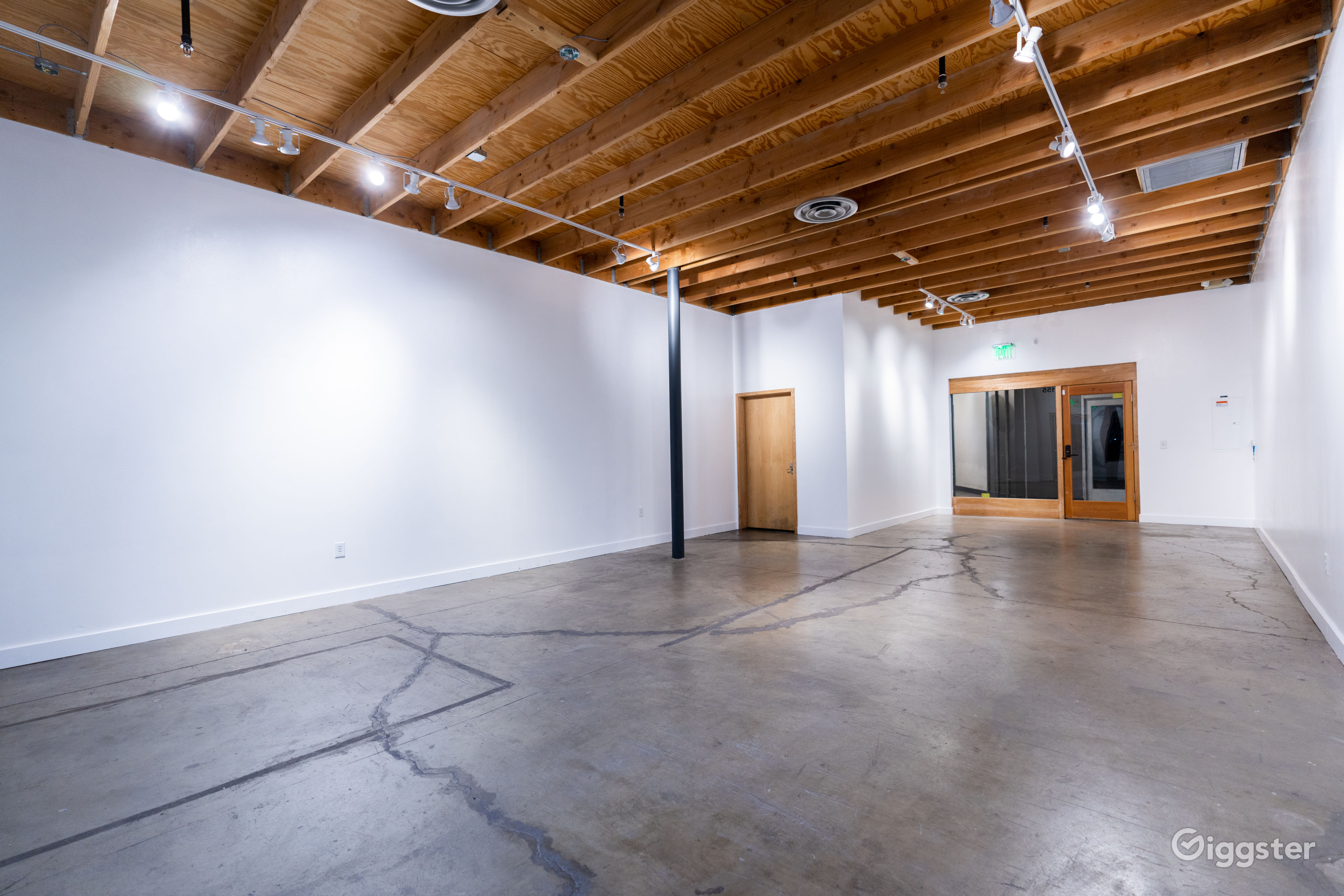Loft Style Event Space. | Rent this location on Giggster