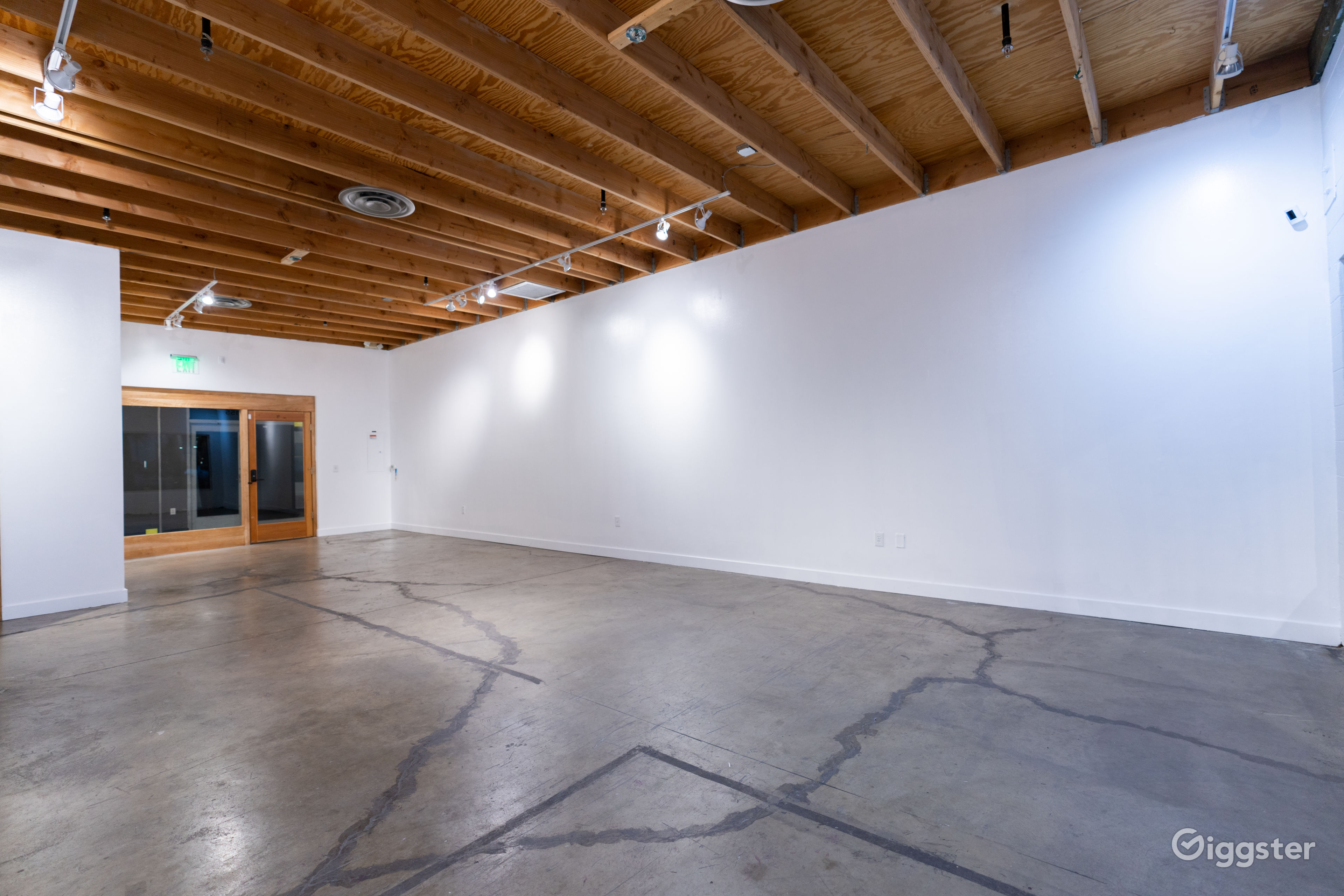Loft Style Event Space. | Rent this location on Giggster