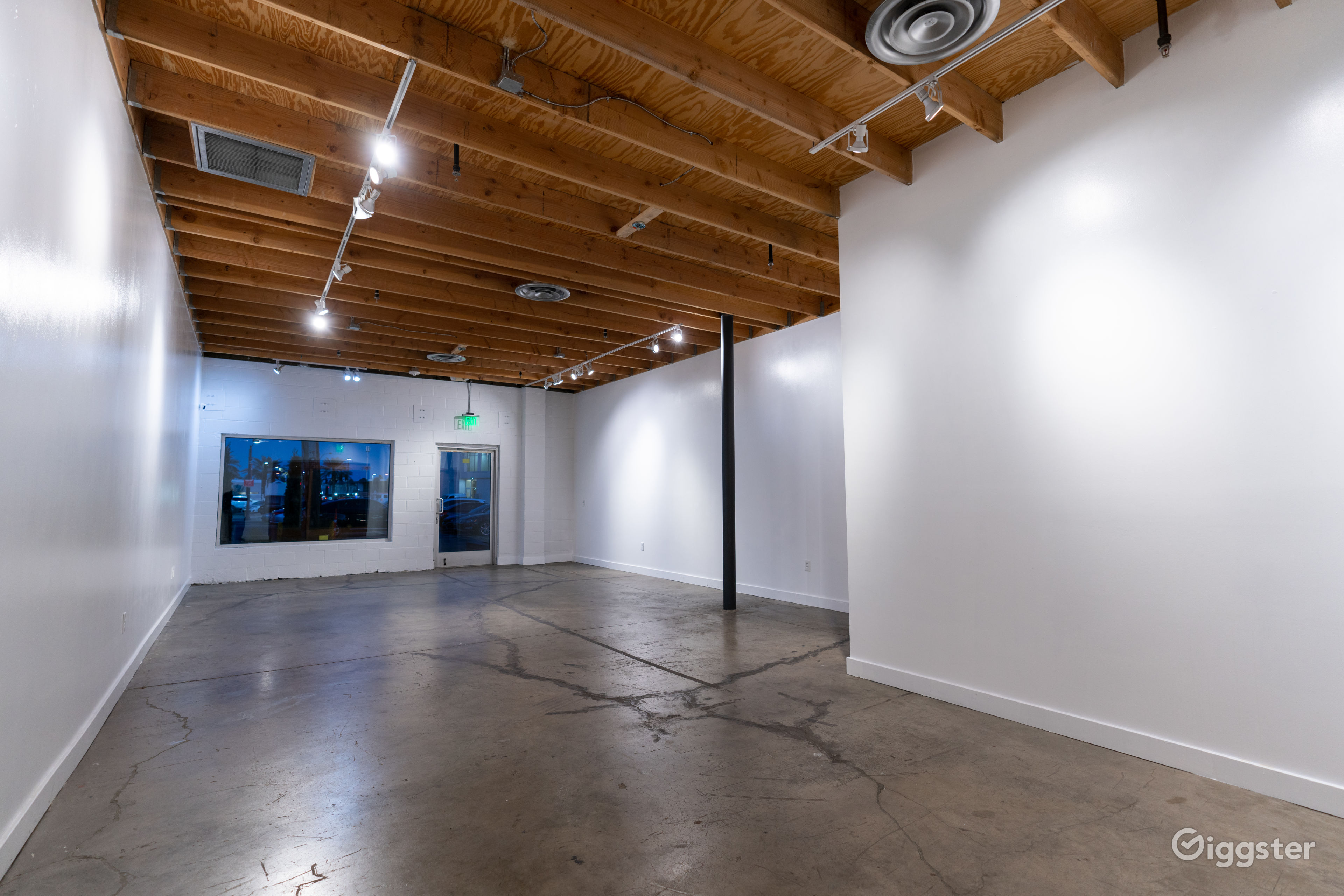 Loft Style Event Space. | Rent this location on Giggster