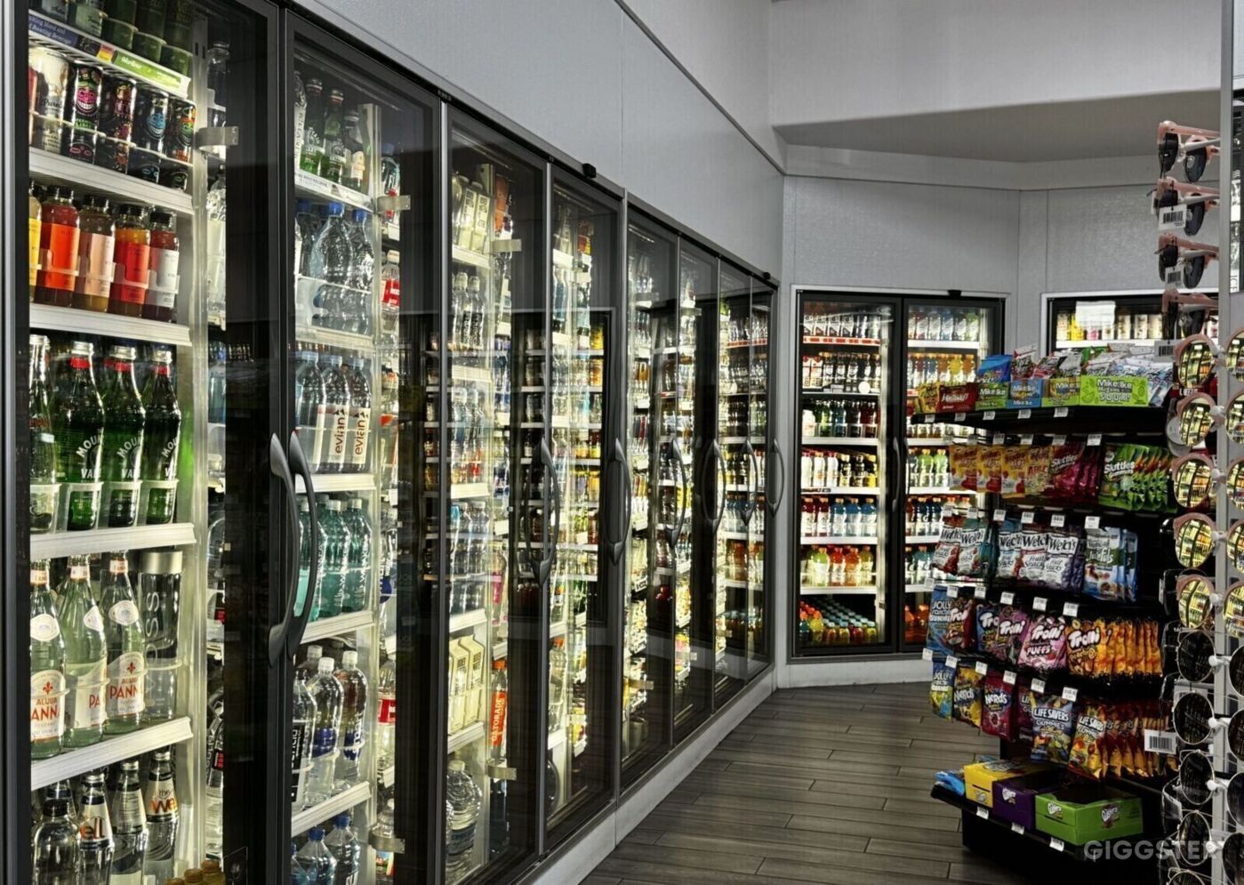 Gas Station & Convenience Store | Rent this location on Giggster