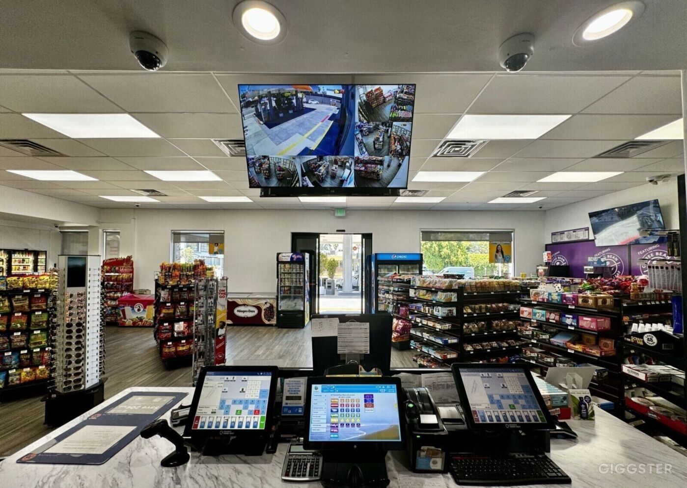 Gas Station & Convenience Store | Rent this location on Giggster