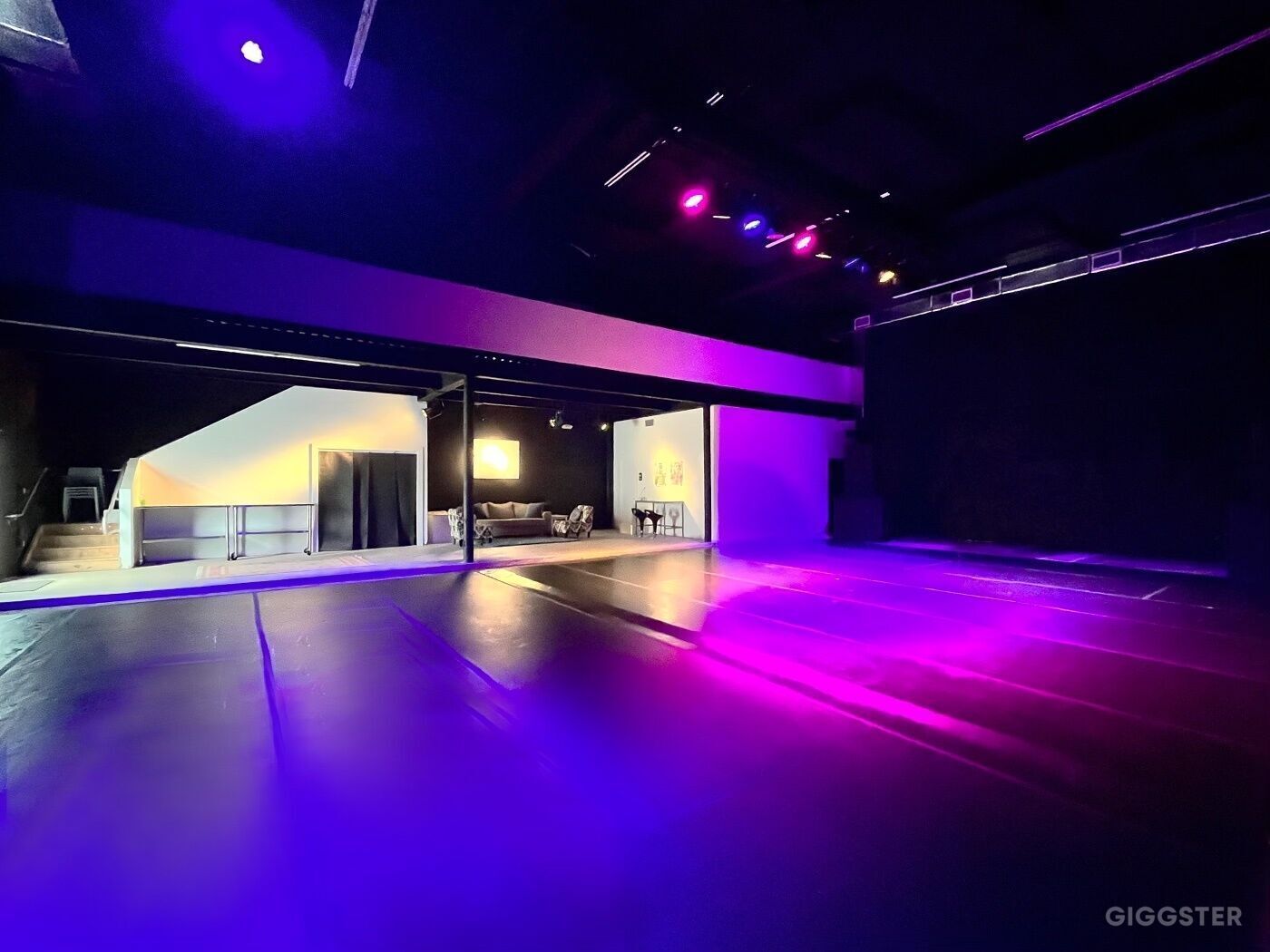 Black box studio High Ceilings in Little Haiti | Rent this location on ...