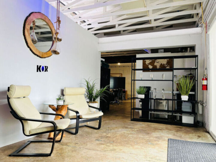 Flex Creative Space Blackout | Rent this location on Giggster