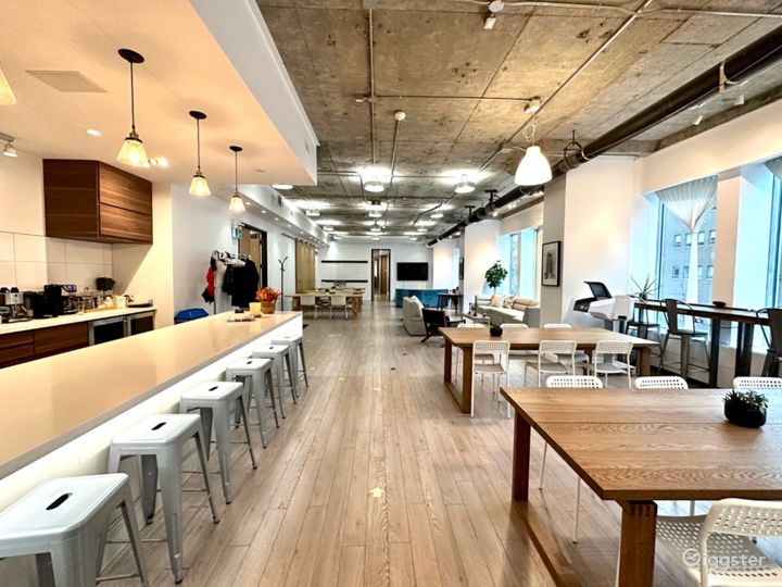 Versatile event space /lounge area in Toronto | Rent this location on ...