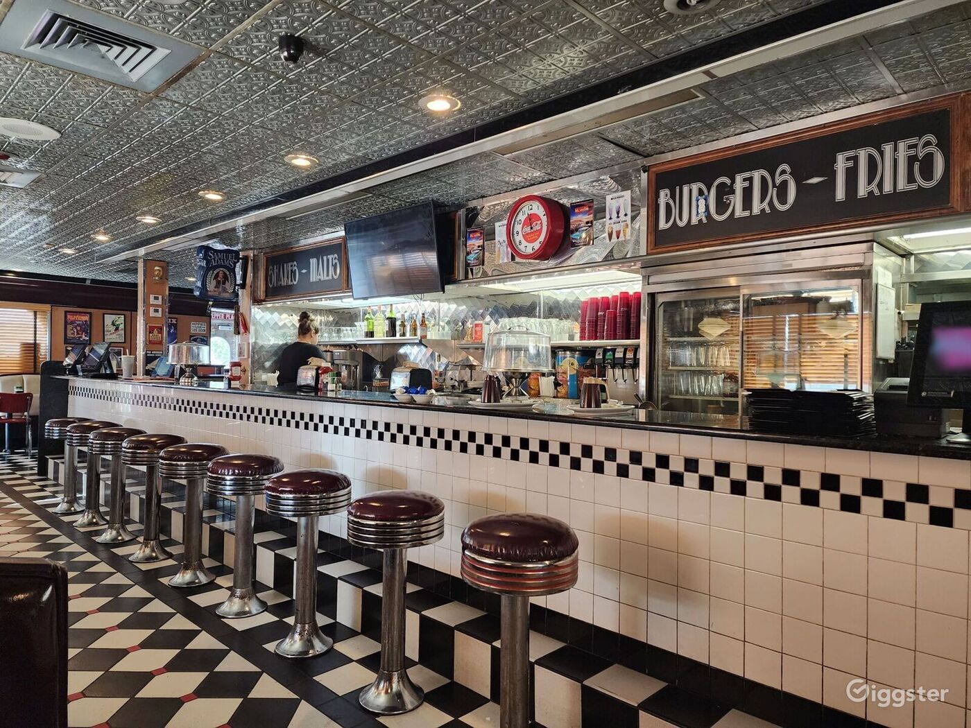Amazing Old School Diner in Hollywood | Rent this location on Giggster