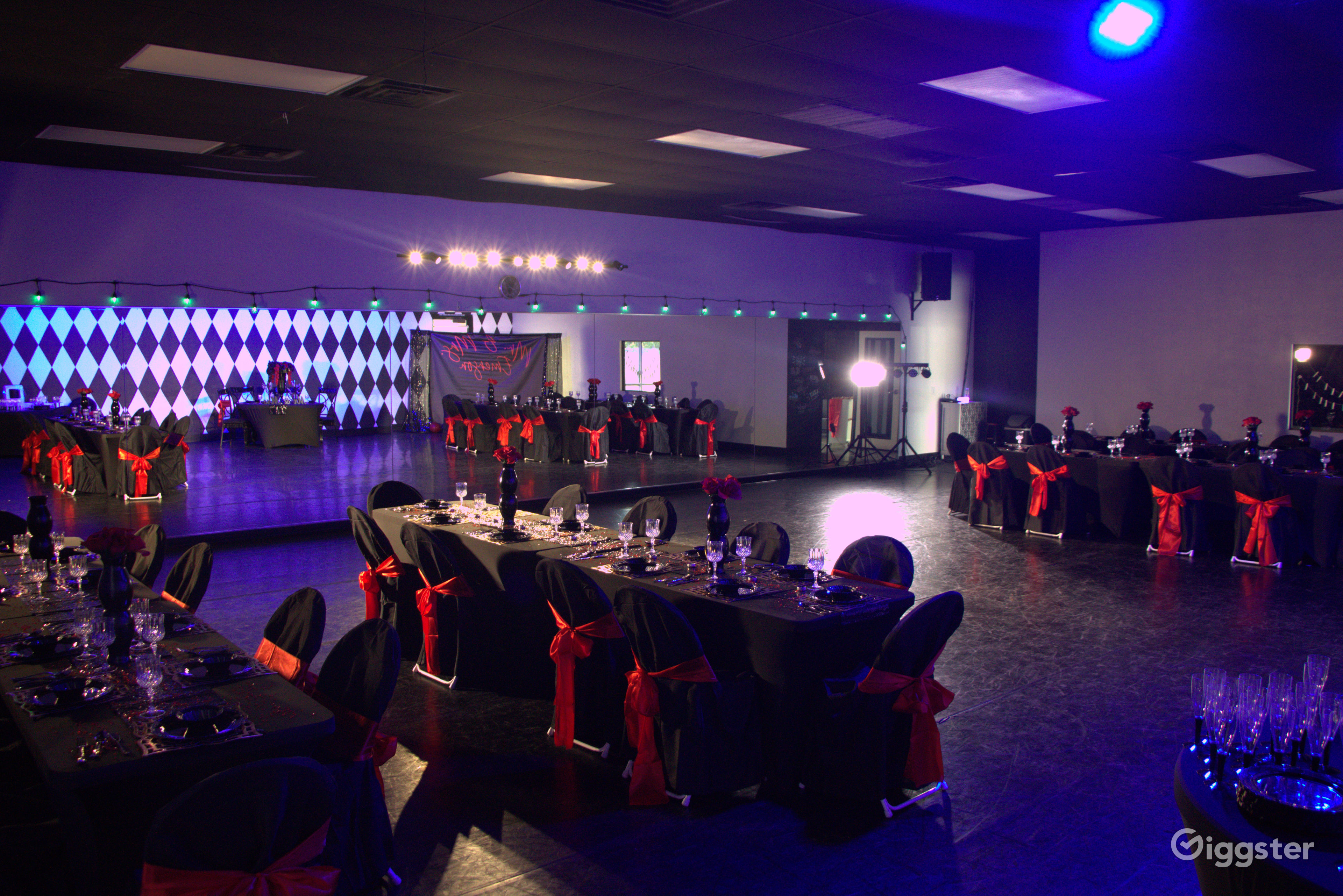 The BEST 10 Graduation Party venues in Las Vegas, NV | Giggster