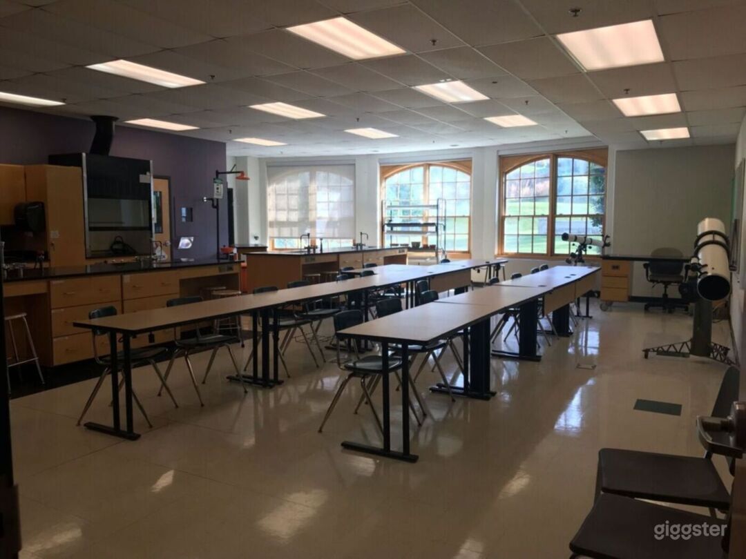 Modern Science Laboratory for Film & Photoshoots | Rent this location ...