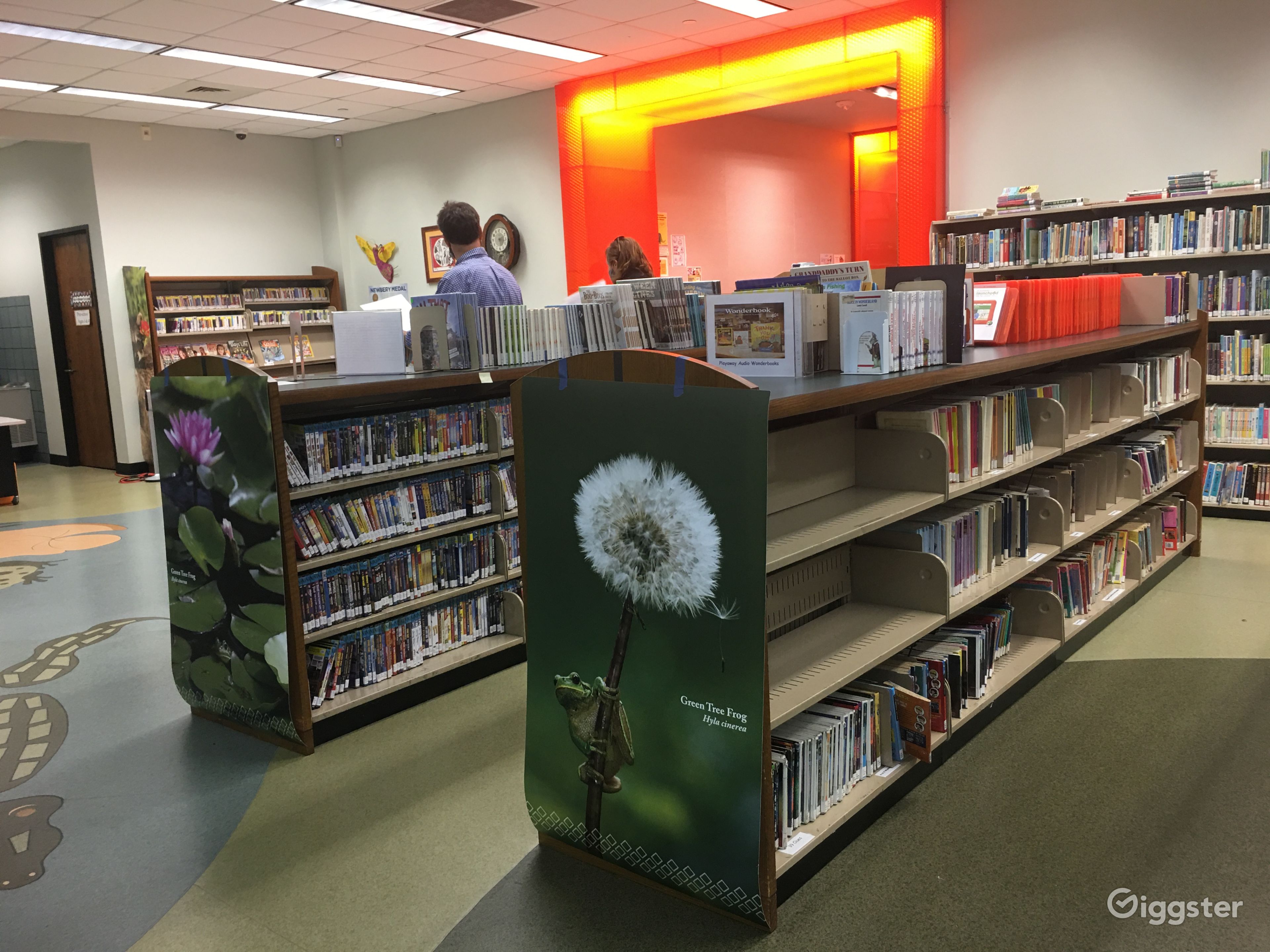 Public Library in Bluebonnet Regional Branch | Rent this location on ...