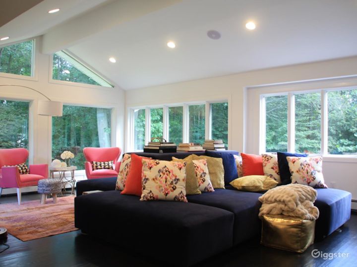 Modern & Funky Suburban Ranch house | Rent this location on Giggster