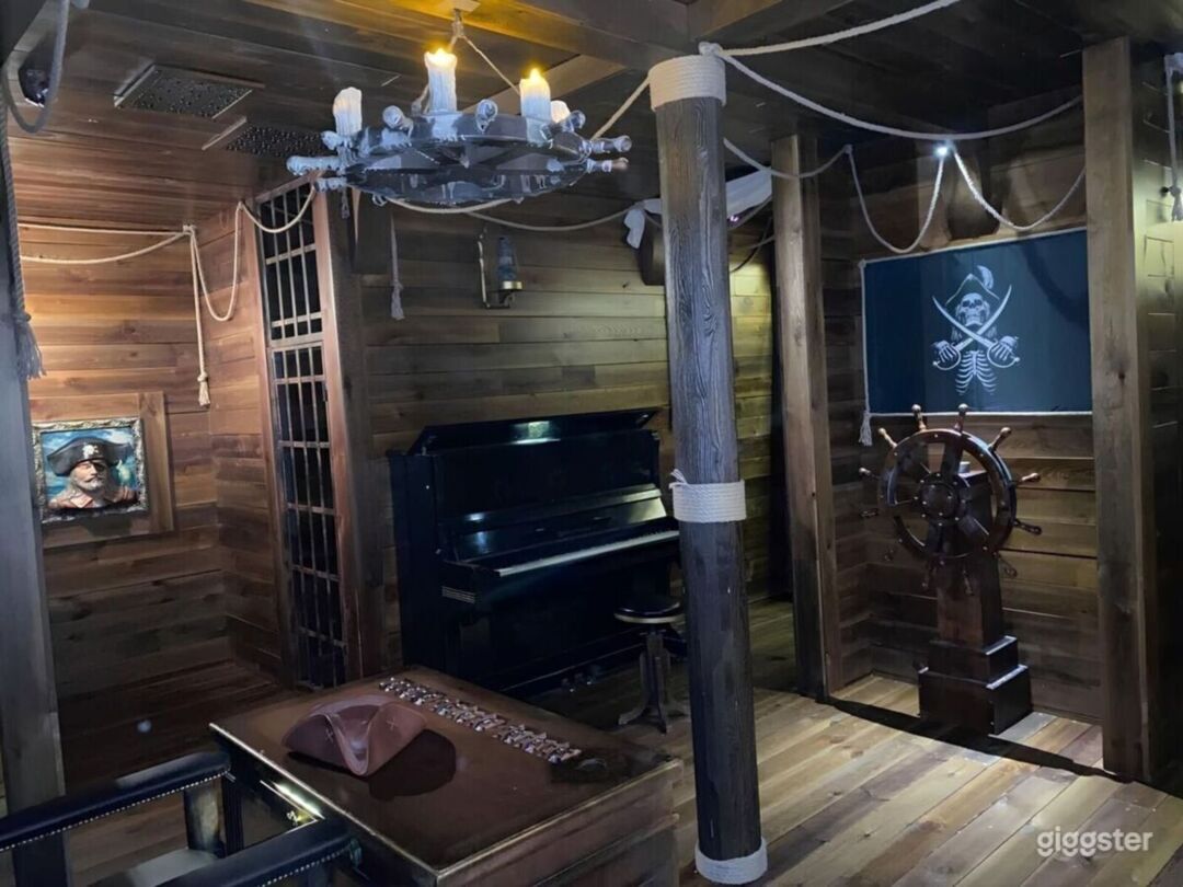 Pirate Ship Interior | Rent this location on Giggster