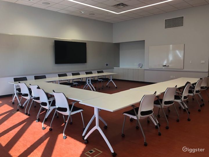 Library Conference room for 30 people in River Center Branch | Rent ...