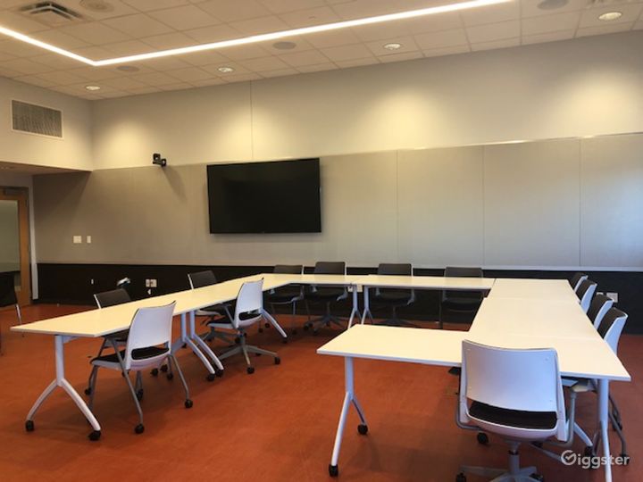 Library Conference room for 30 people in River Center Branch | Rent ...