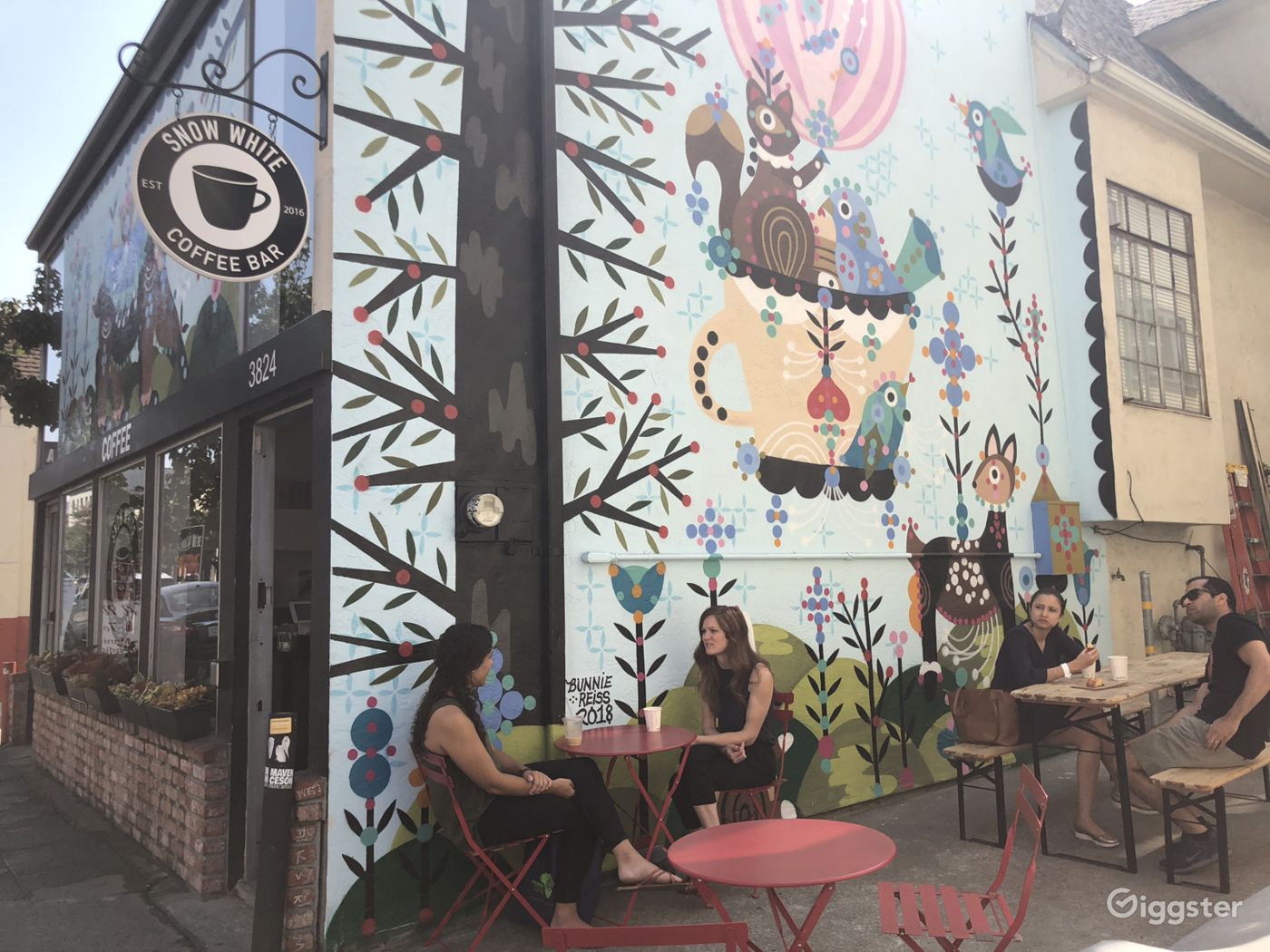 Oakland coffee shop + mural | Rent this location on Giggster