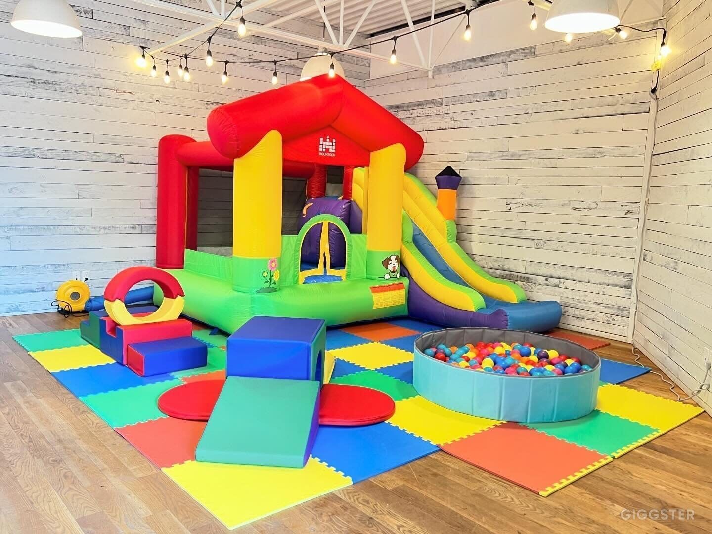 Stunning Farmhouse-Inspired Event Space | Rent this location on Giggster