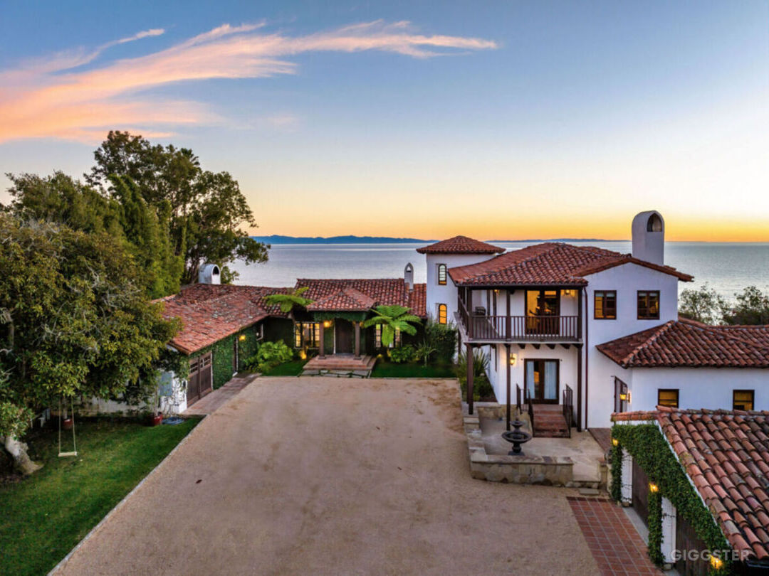 Oceanfront Estate w/ Panoramic View of Sunsets and Coastline | Rent ...