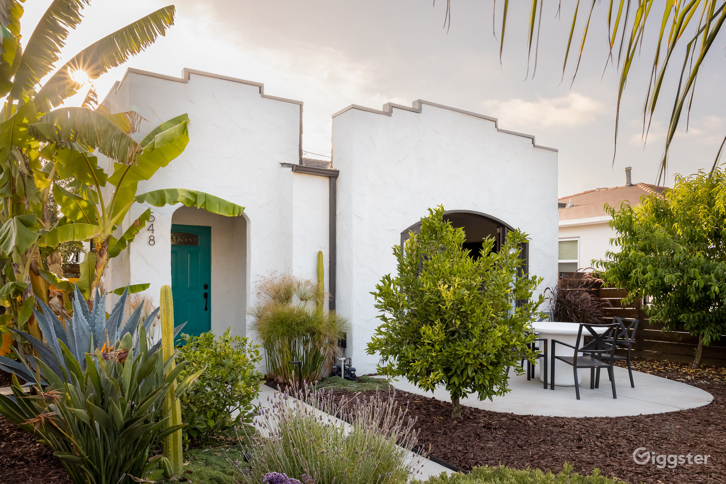 Tropical Spanish Style- claw foot tub & chandelier | Rent this location ...