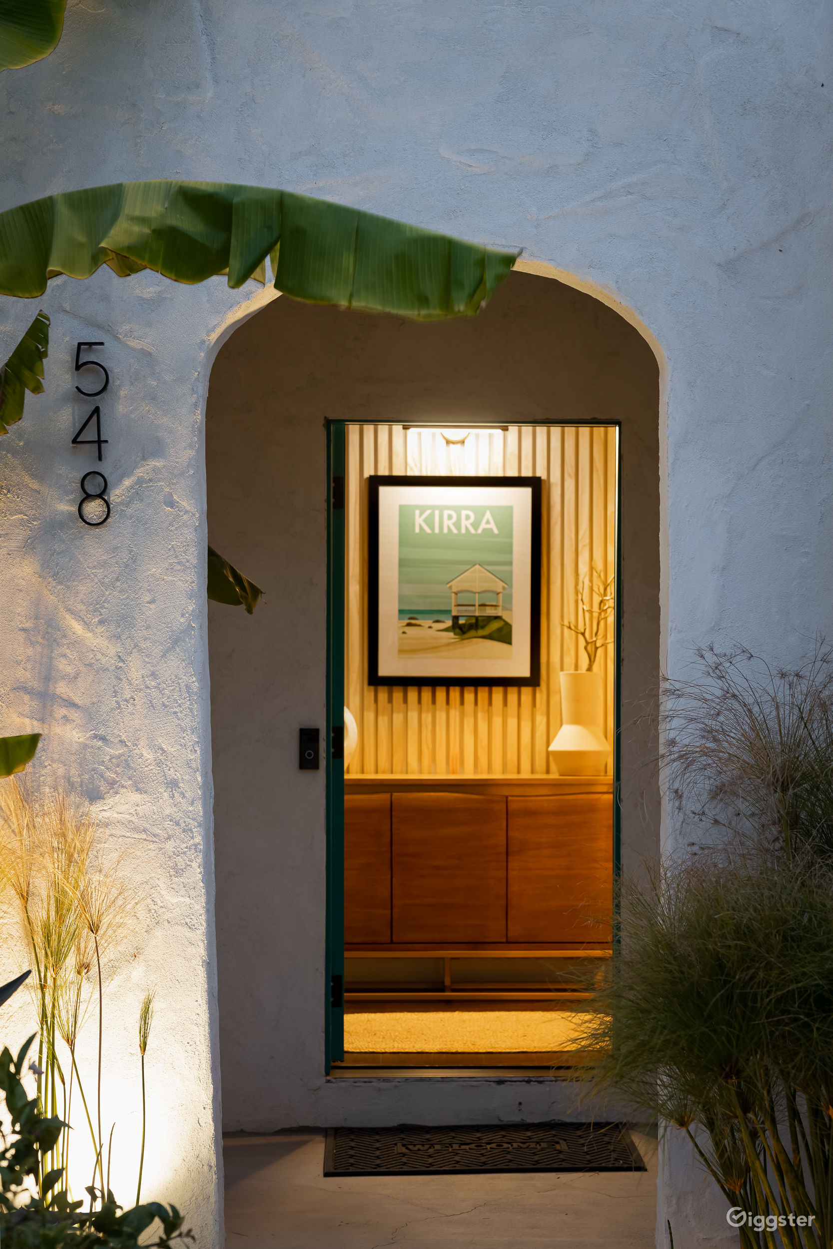 Tropical Spanish Style- claw foot tub & chandelier | Rent this location ...