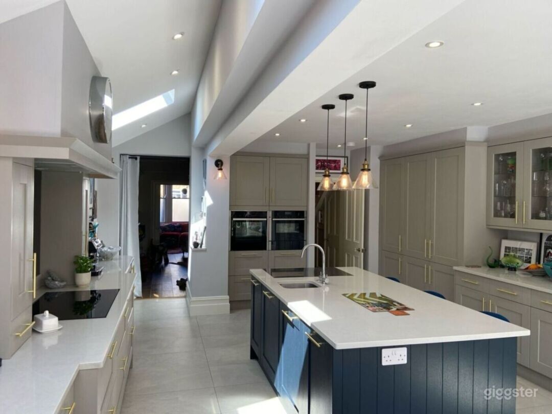 Victorian Semi Detached House | Rent this location on Giggster