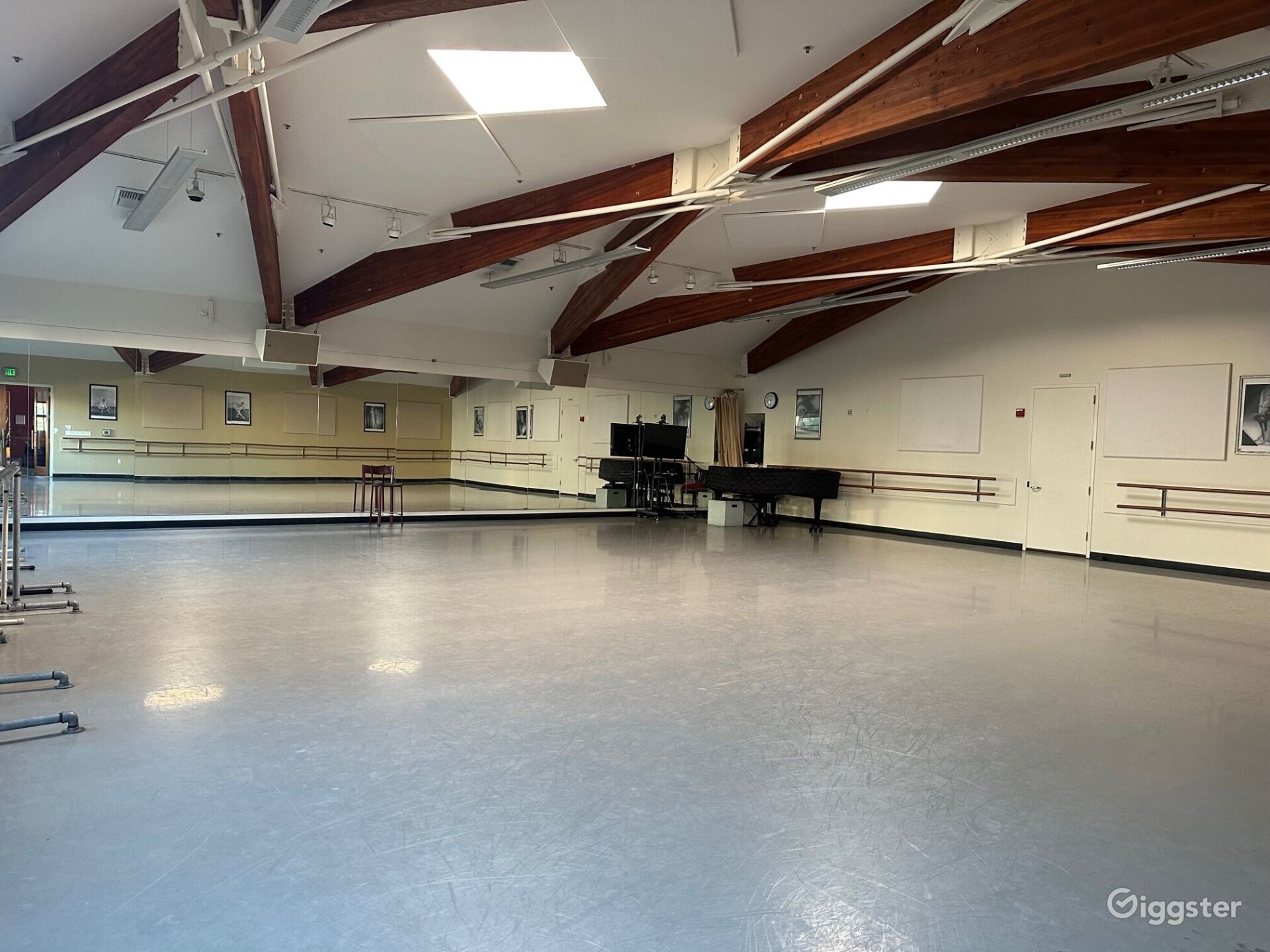 Beautiful Ballet Studio (Argyle Studio) | Rent this location on Giggster