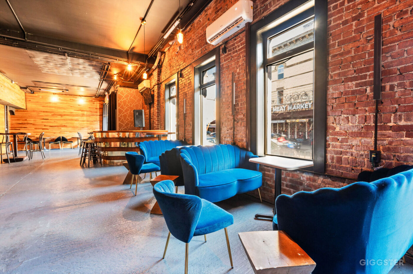 Saint James Spacious, Luxe Lounge w/ Exposed Brick | Rent this location ...