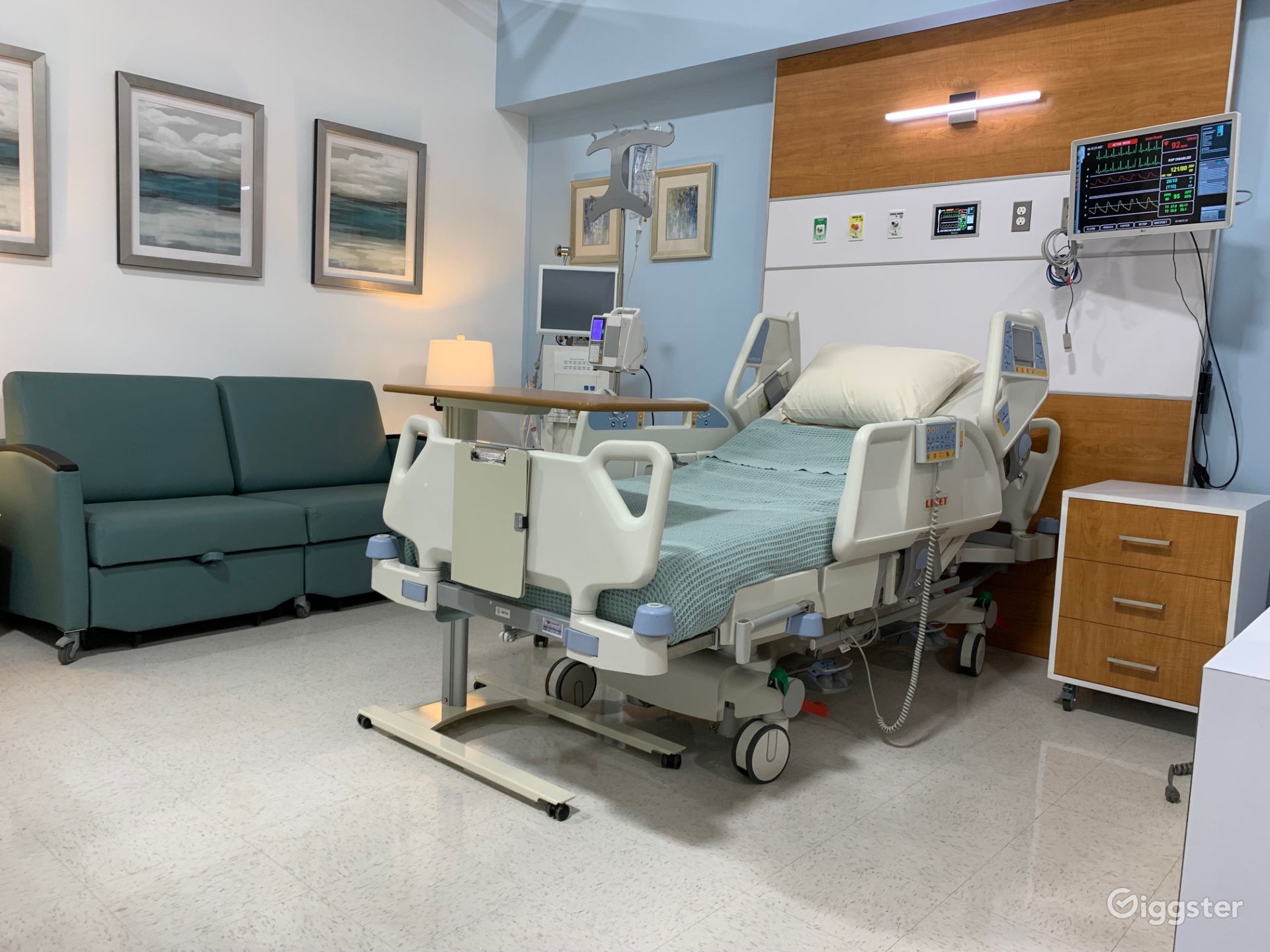 Hospital Set Dressed (dressing charged separately) | Rent this location ...