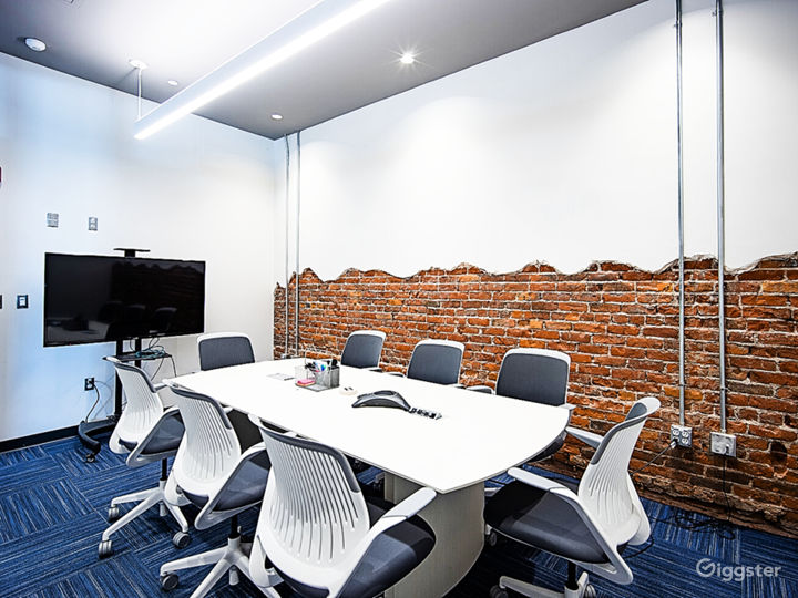 Brick Wall Meeting Room | Rent this location on Giggster