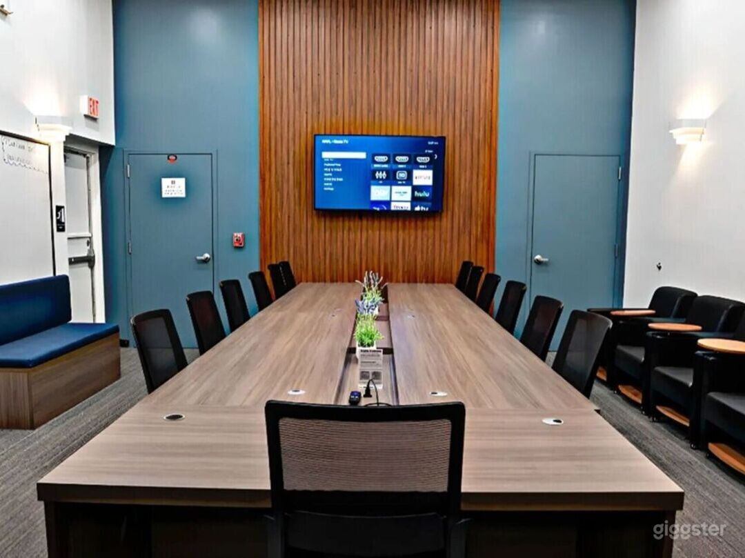 Professional 24 Person Boardroom near Jacksonville Beach | Rent this ...