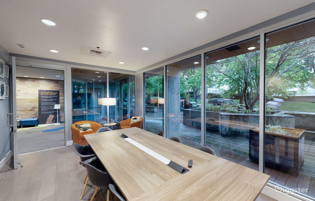 Trendy Conference Room in University District | Rent this location on ...