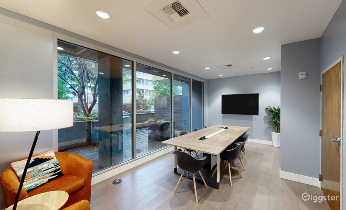 Trendy Conference Room in University District | Rent this location on ...