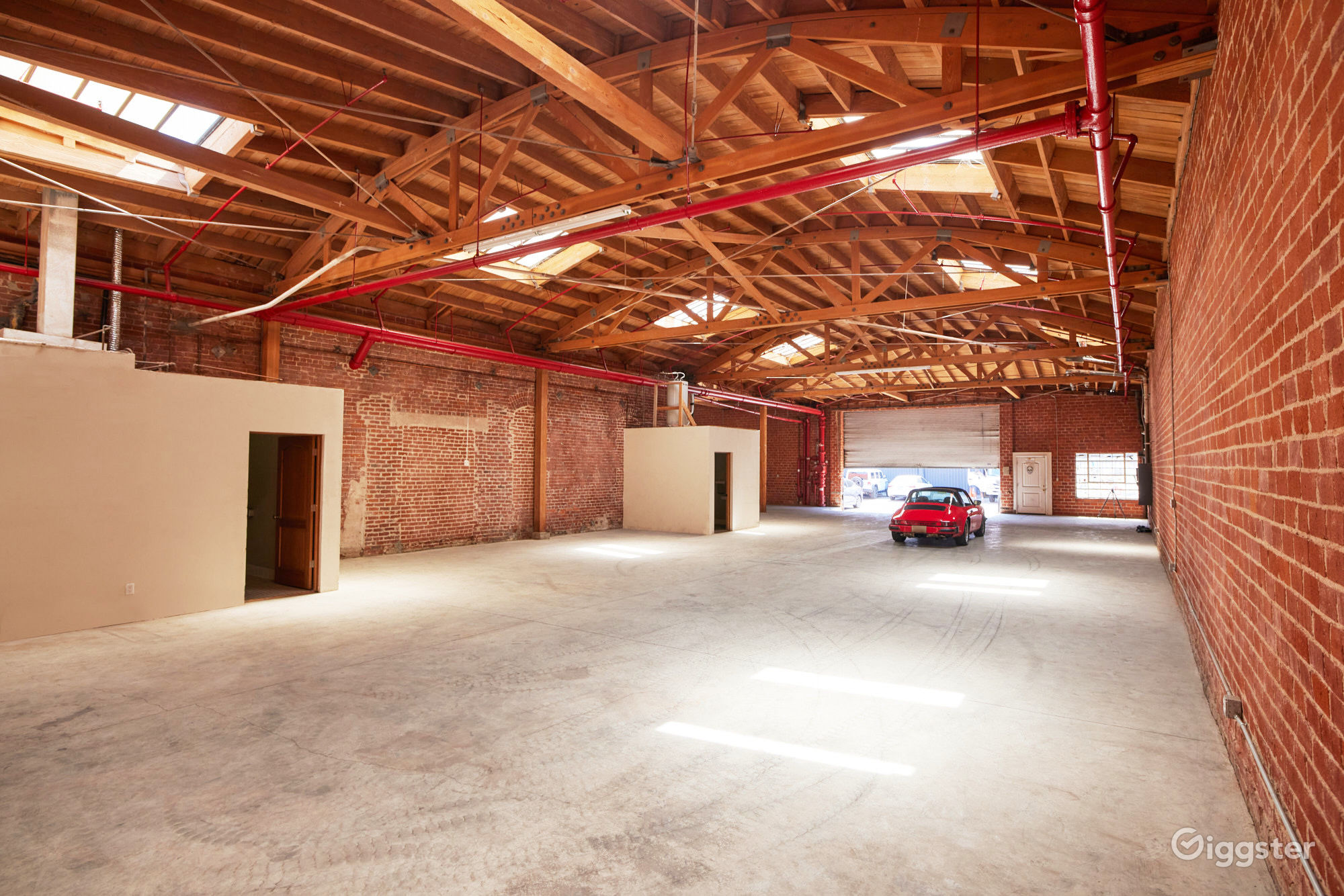 Era Stage: Exposed brick, natural light. | Rent this location on Giggster