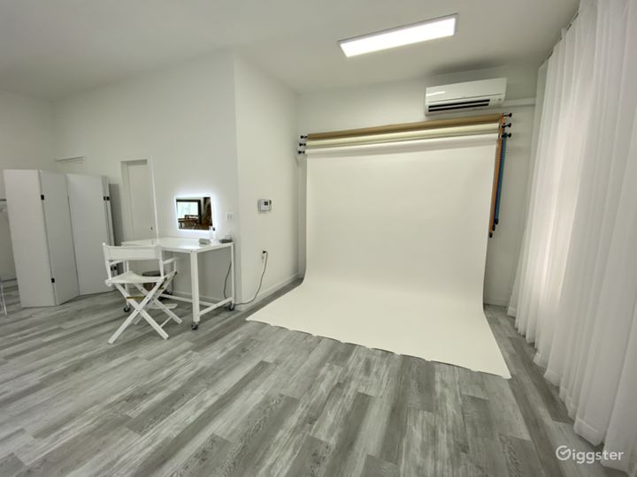 Modern Bright Creative Studio | Rent this location on Giggster