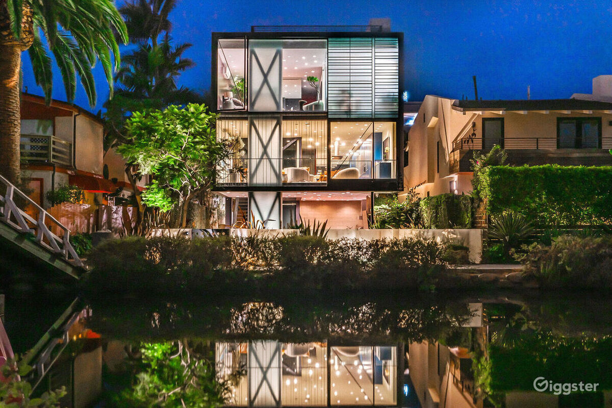 Epic Modern "Hovering" Home on the Venice Canals | Rent this location ...
