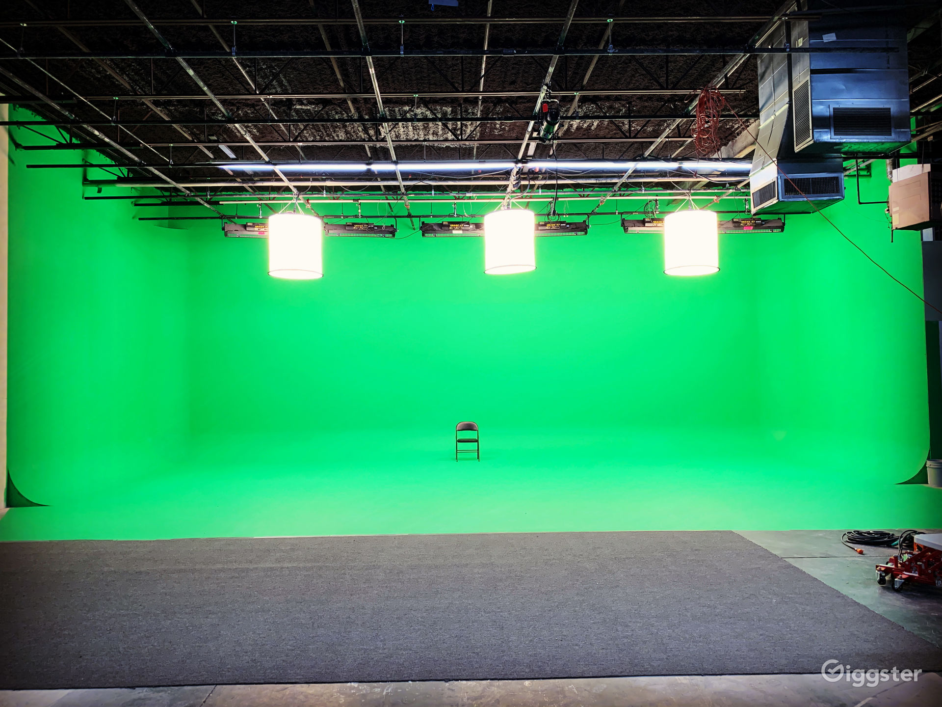 Studio Space 3 Green Screen & Set | Rent this location on Giggster