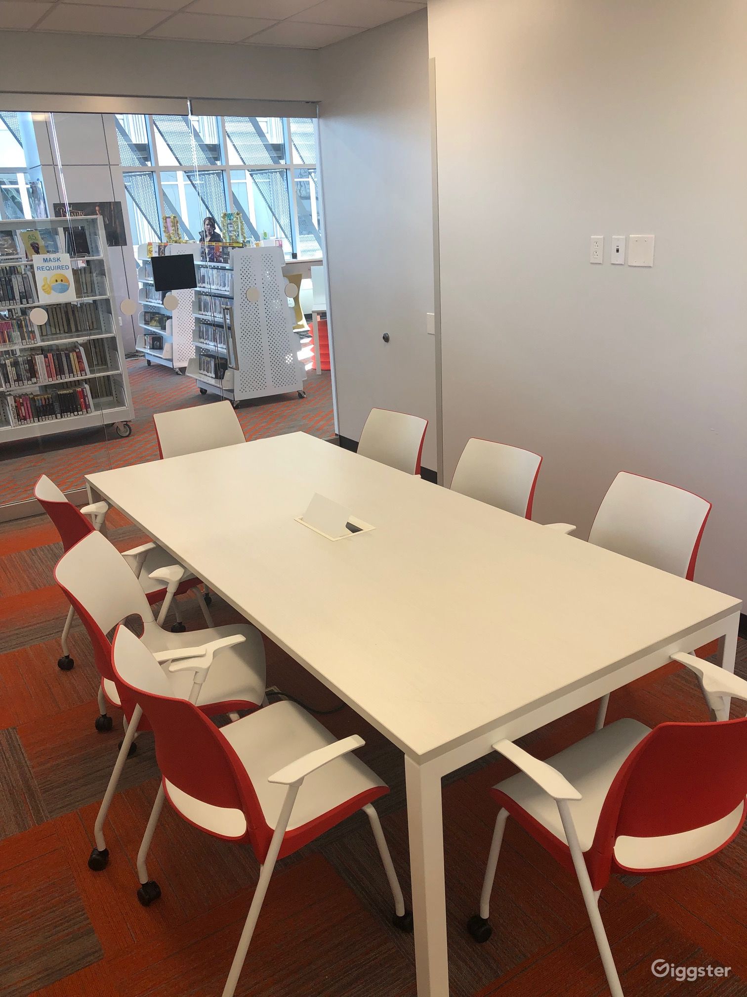 Library Study room for 7-10 people in River Center Branch | Rent this ...