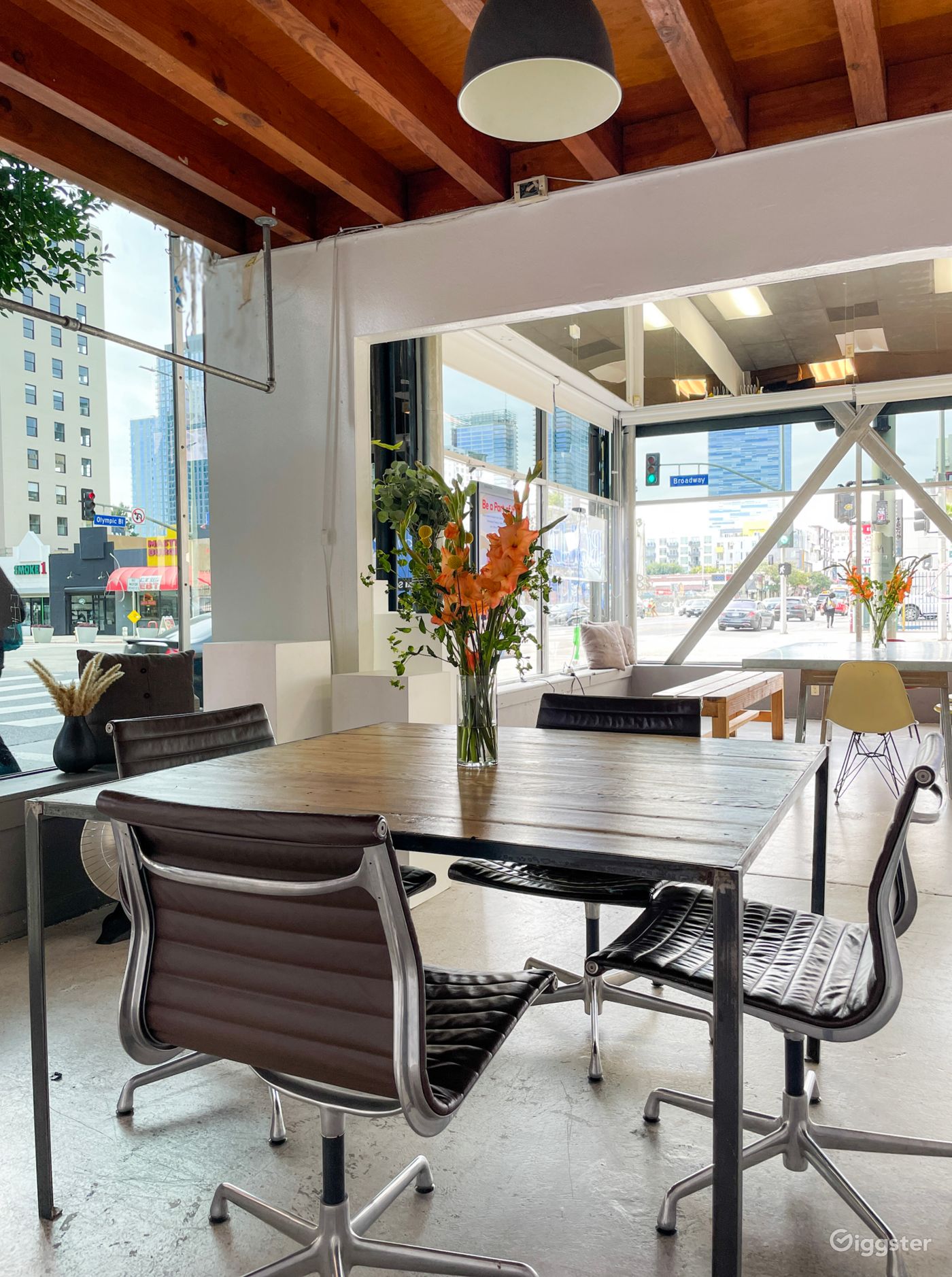 Multi-purpose Creative Store Front in DTLA | Rent this location on Giggster