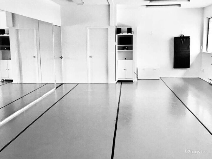 Unique 700 SQ FT Dance Studio | Rent this location on Giggster