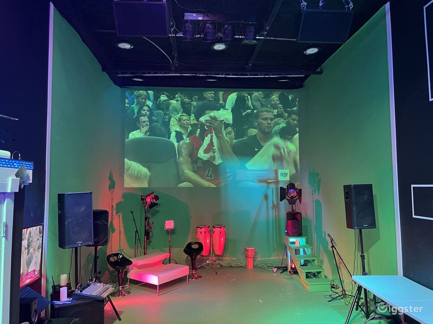 Lively Event Space in Toronto | Rent this location on Giggster